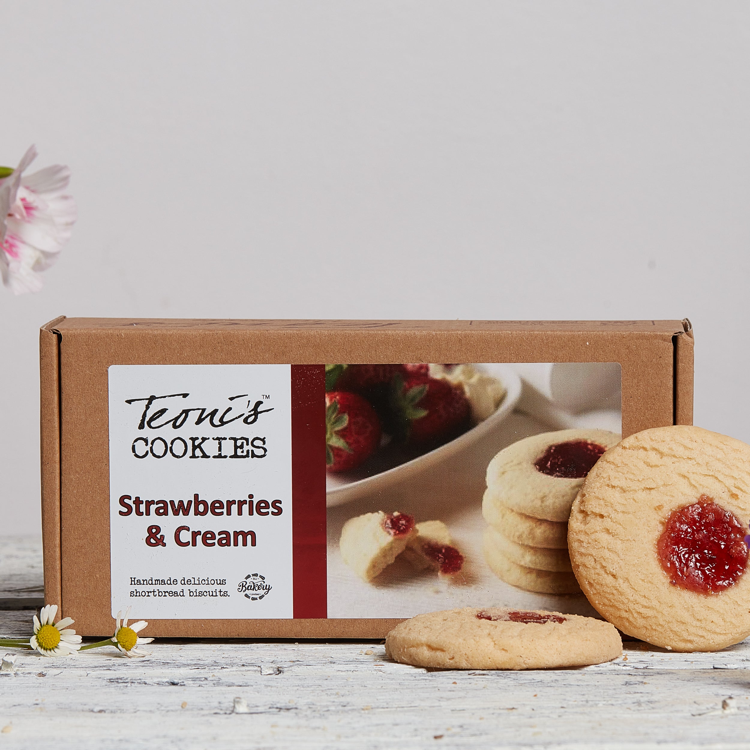 Teonis Strawberry & Cream Shortbread 170g – Devon Heaven