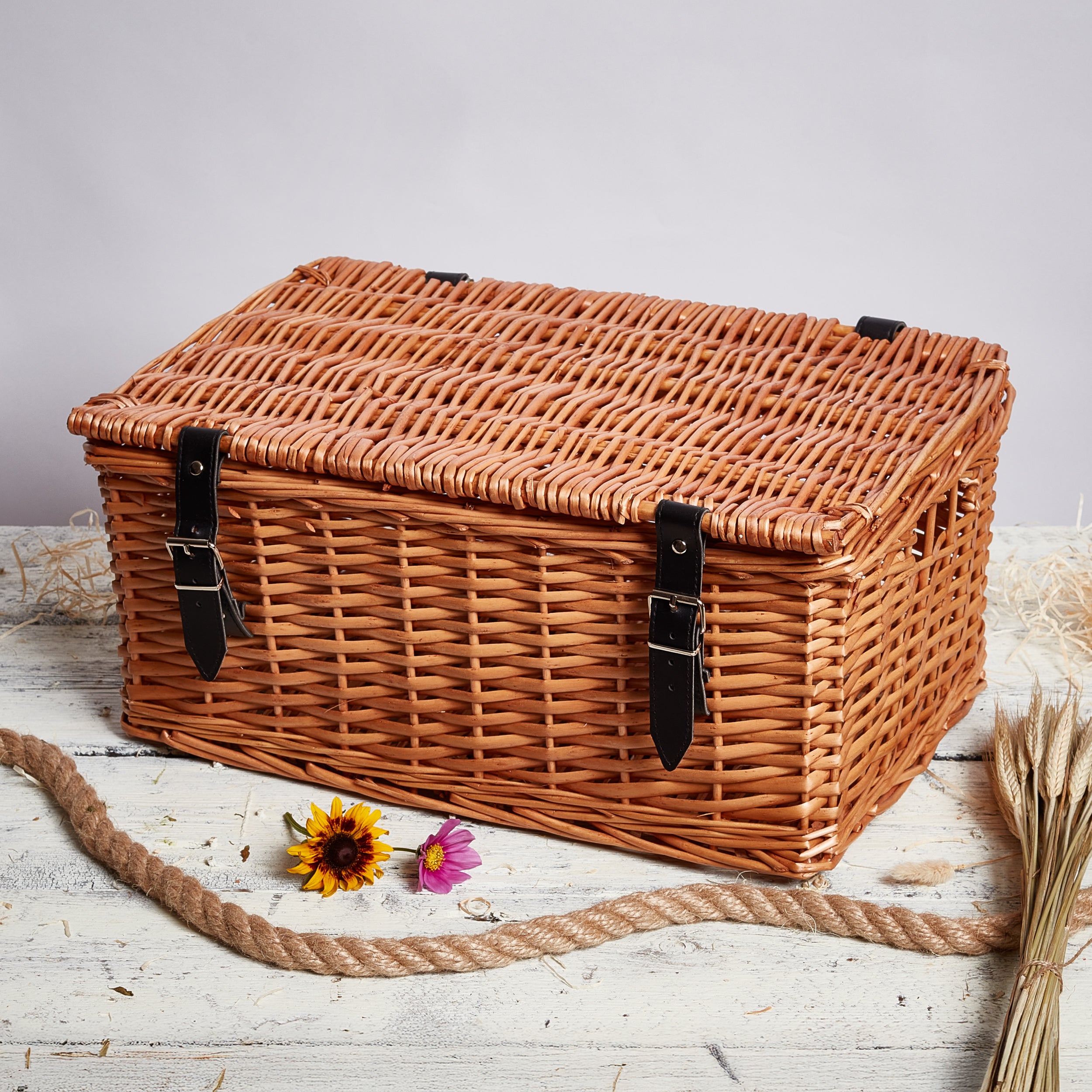 Lidded Wicker Hamper 18 inch – Devon Heaven